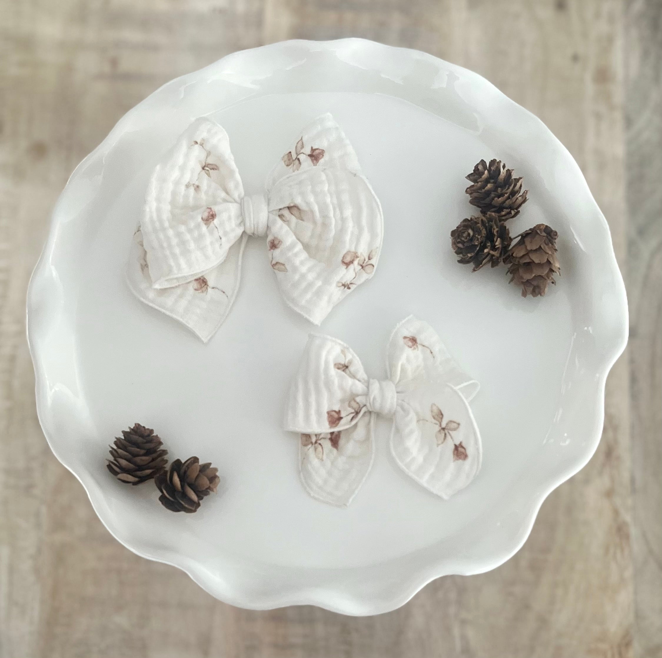 Vintage Roses Fable Hair Bow – Meadow Rambles